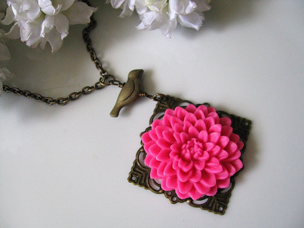 Sweet Raspberry Chrysanthemum Chrissy Flower With Bird Necklace on Luulla